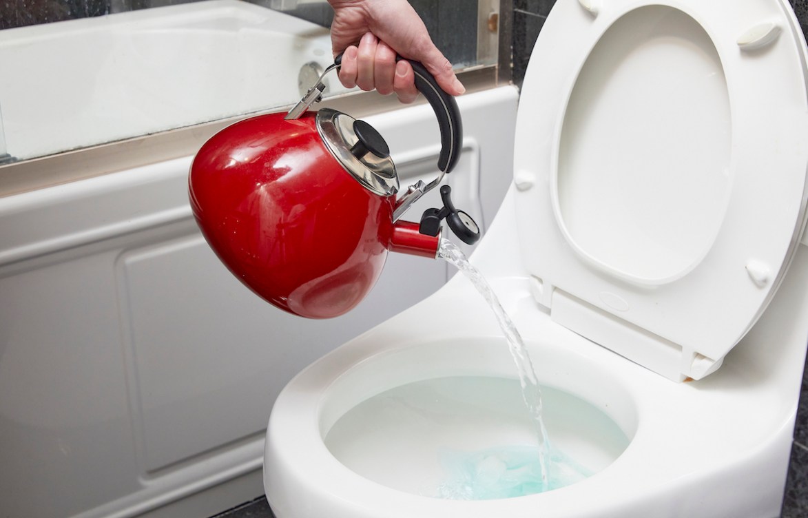 How to Unclog a Toilet Without a Plunger: 7 Easy Methods