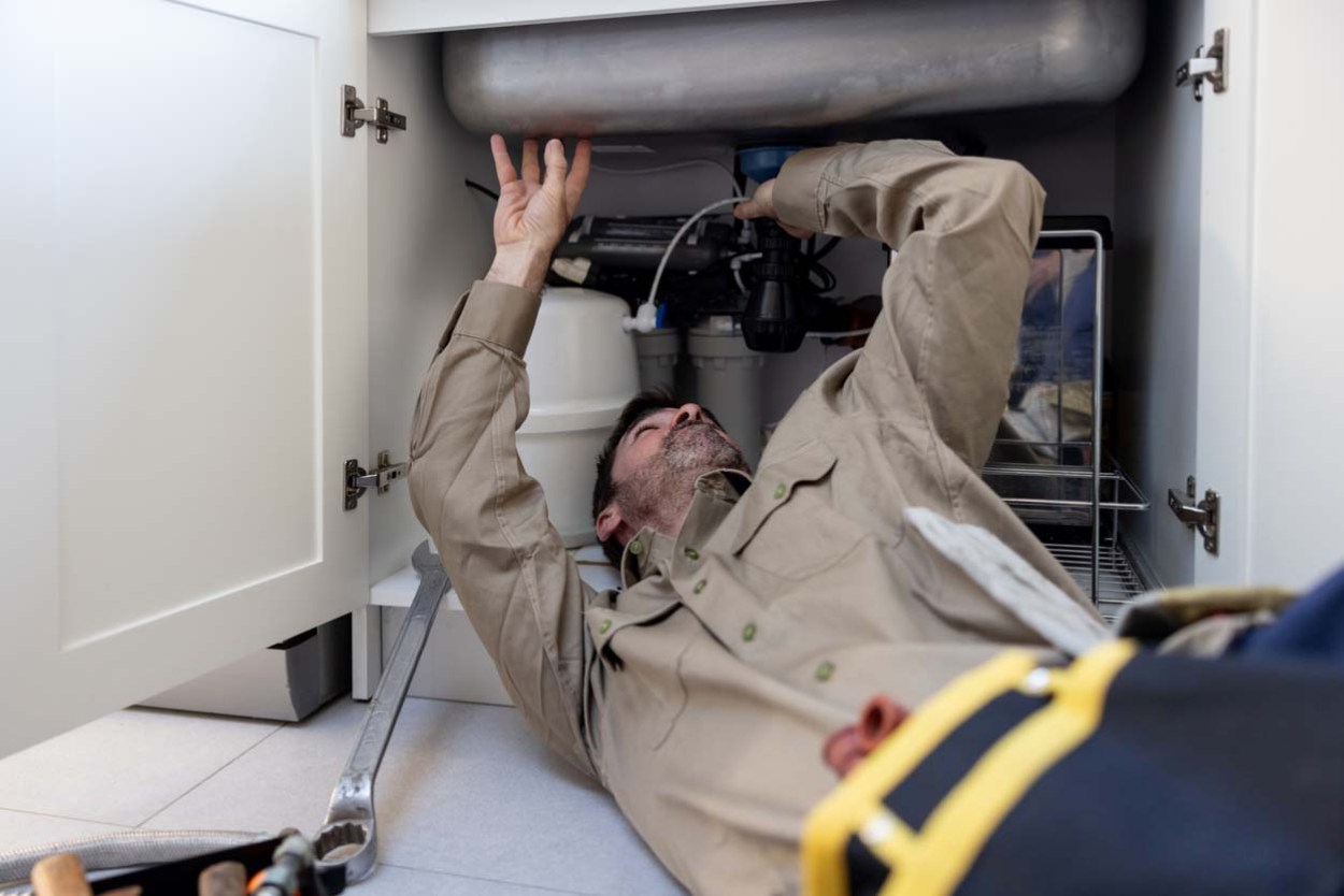 Mr. Rooter vs. Roto-Rooter: Which to Choose? (Full Comparison)