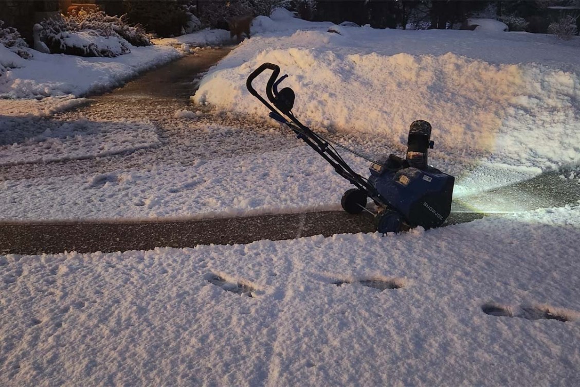 Snow Joe 48V Snow Blower Review - Tested by Bob Vila