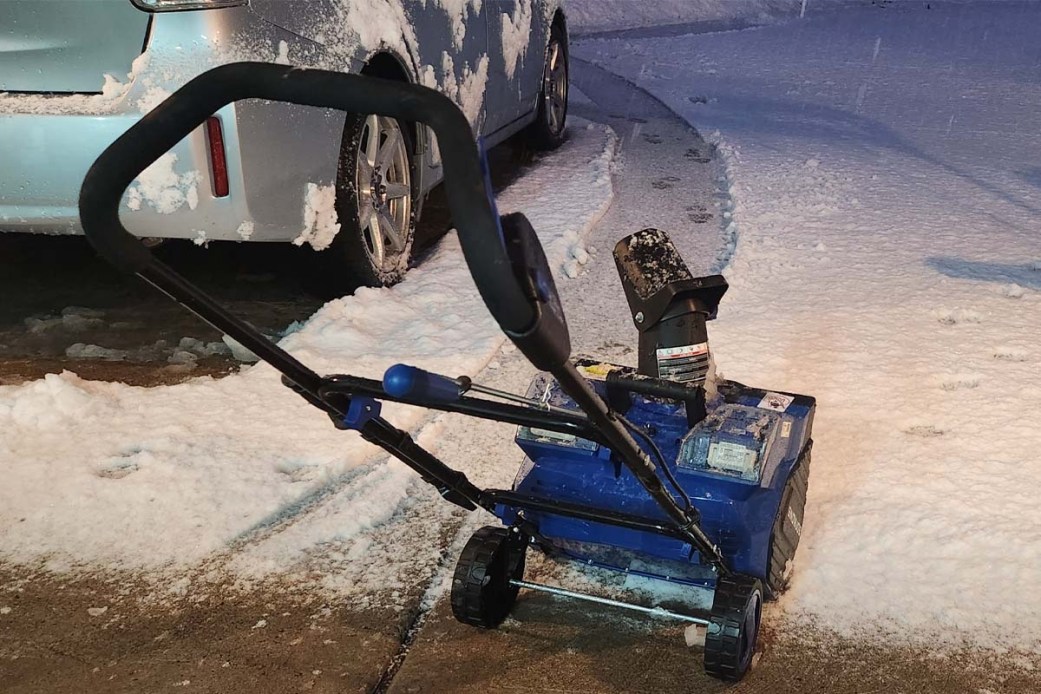 Snow Joe 48V Snow Blower Review - Tested by Bob Vila
