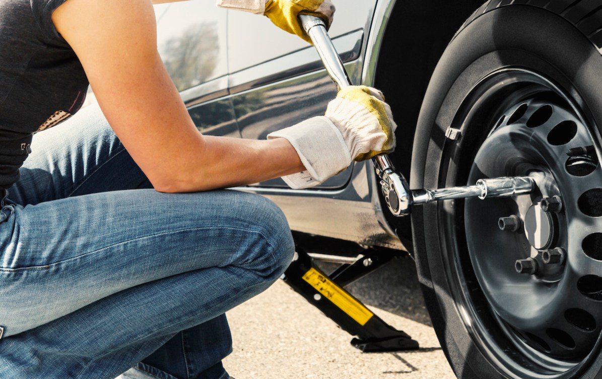 How to Use a Torque Wrench - Bob Vila
