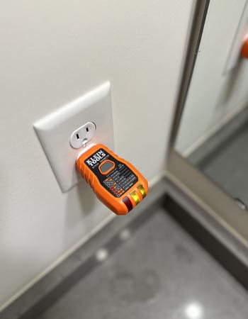 Klein ET310 Circuit Breaker Finder Review: Does it Work? - Tested by ...