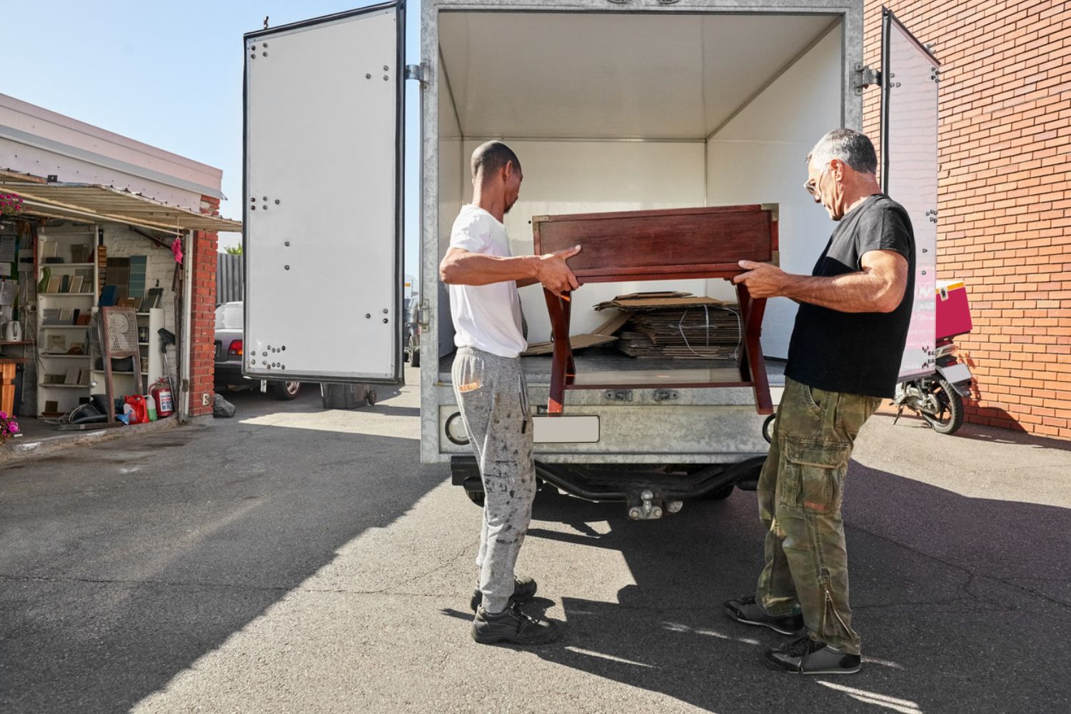 Average cost for furniture delivery store