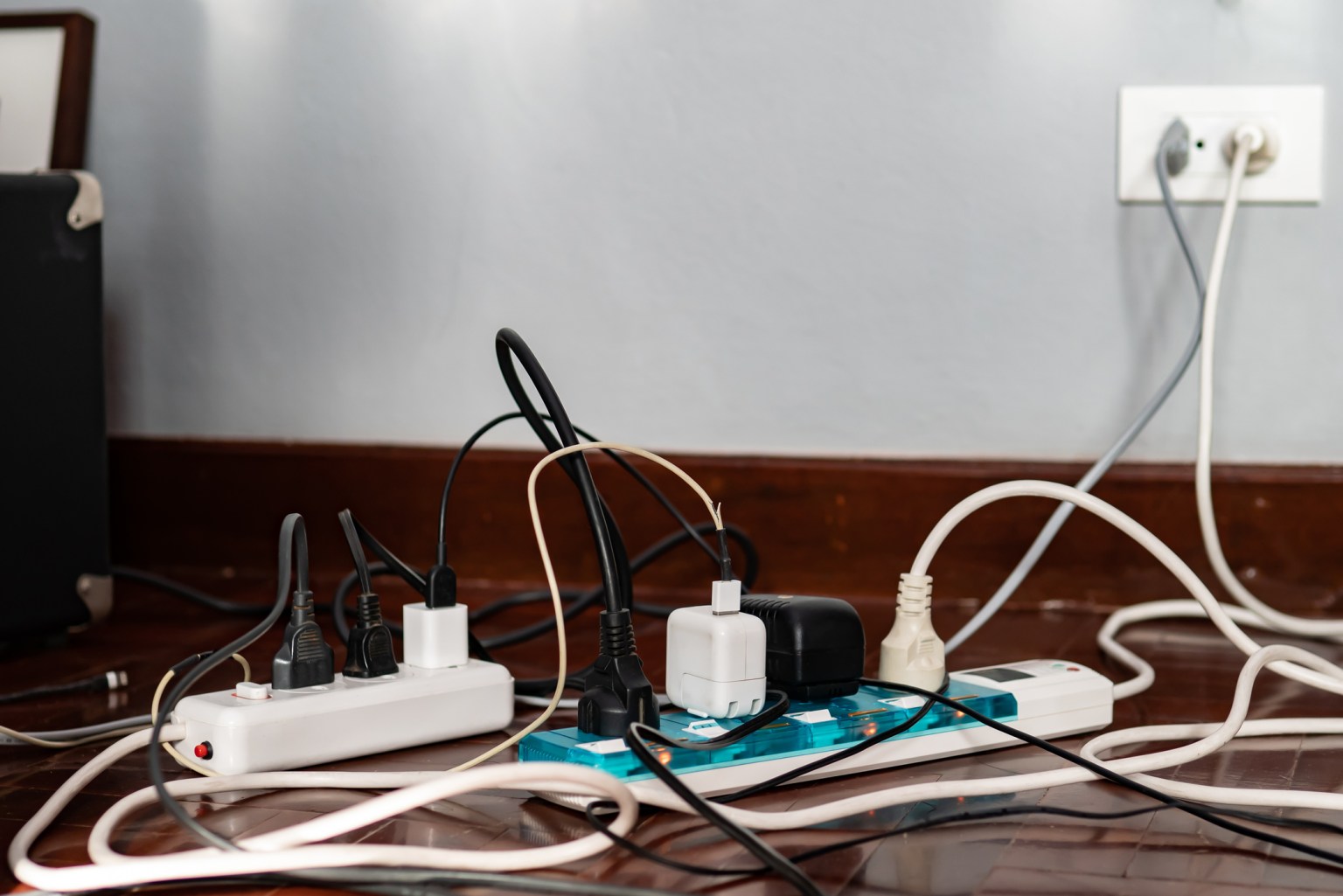 15 Things You Should Never Plug Into a Power Strip