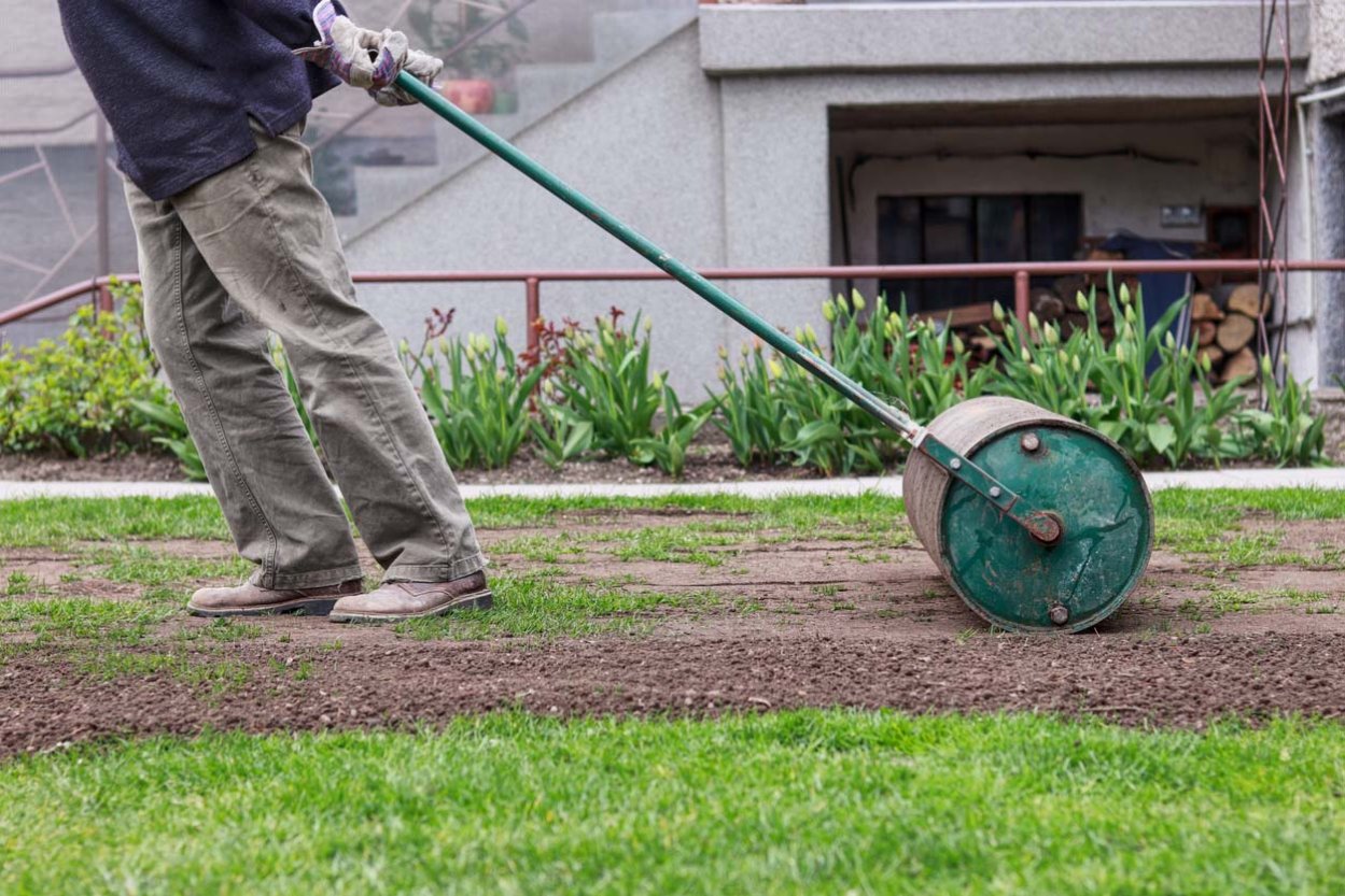 How Much Does It Cost to Level a Yard? - Bob Vila