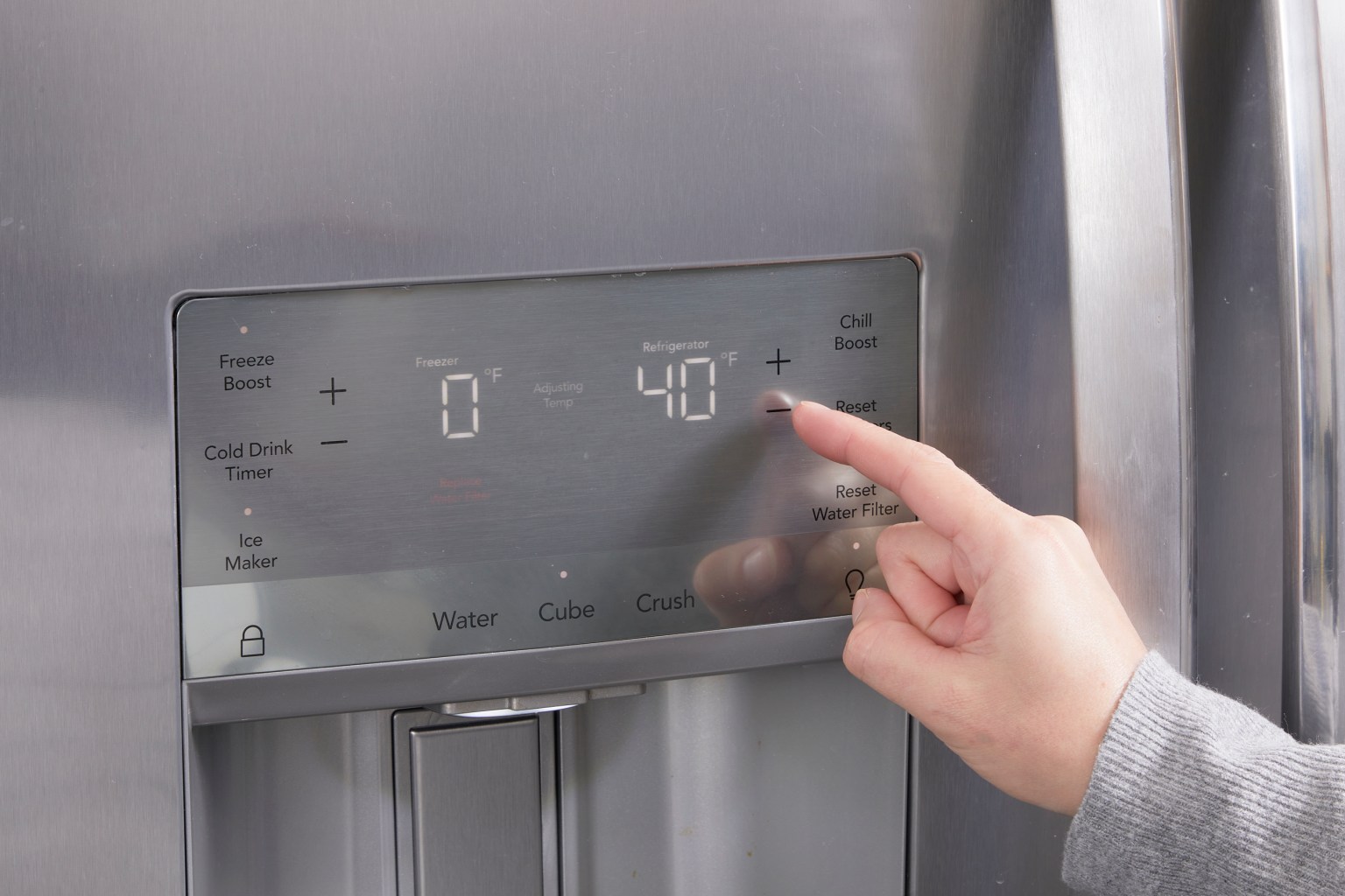 What Temperature Should a Refrigerator and Freezer Be?