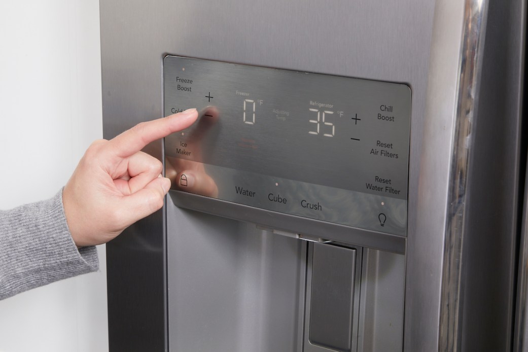 What Temperature Should a Refrigerator and Freezer Be?