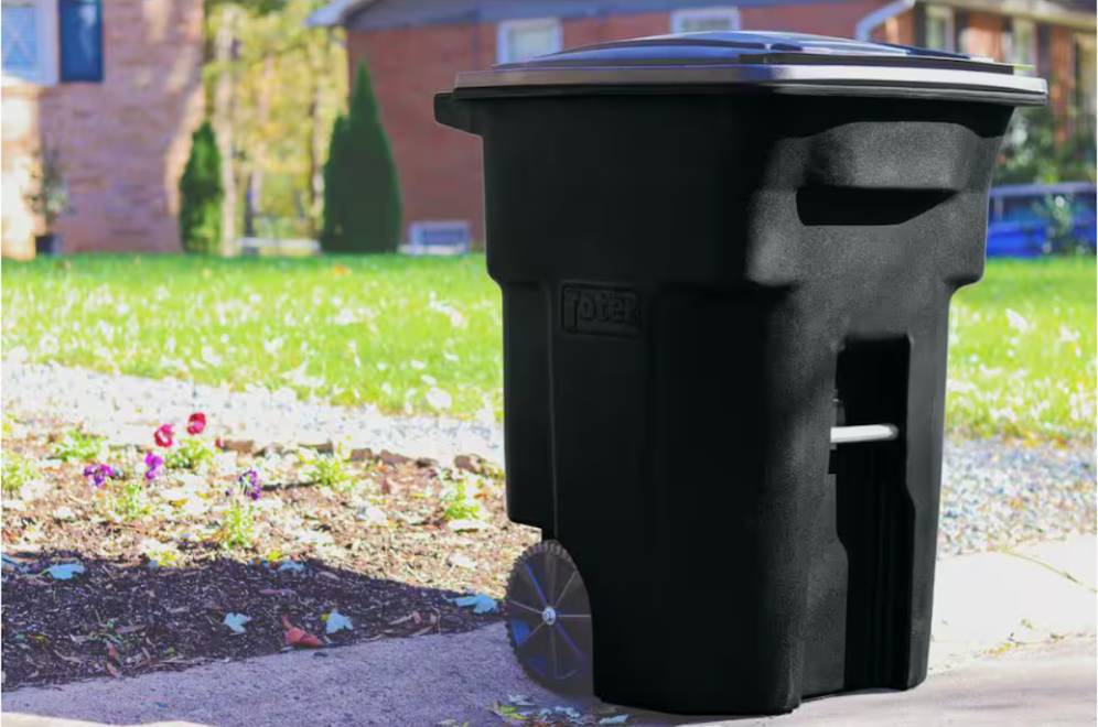 The Right Trash Can Sizes for Every Room of Your Home