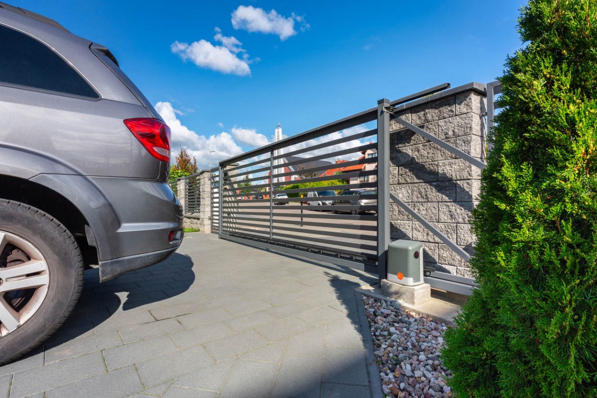 Driveway Gate Cost Factors, Explained - Bob Vila