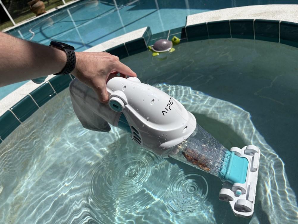 The Best Handheld Pool Vacuums - Tested by Bob Vila