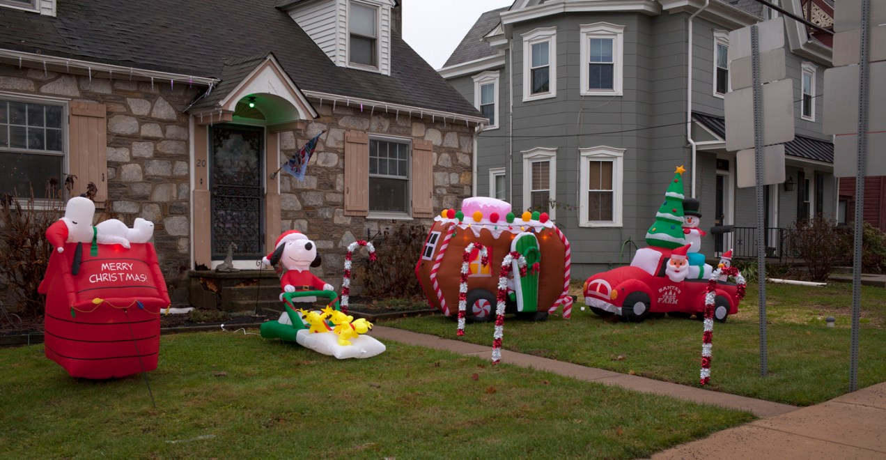Don’t Buy Holiday Inflatables Without Knowing These 5 Things - Bob Vila