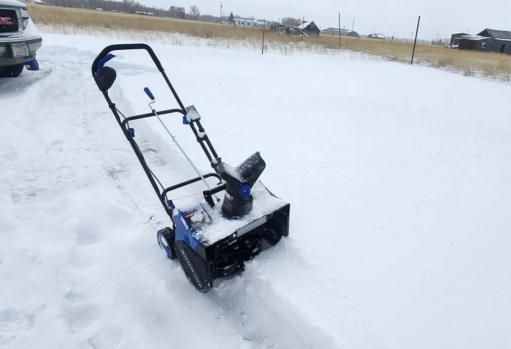 Review: We Tested the Snow Joe Single-Stage Snow Blower