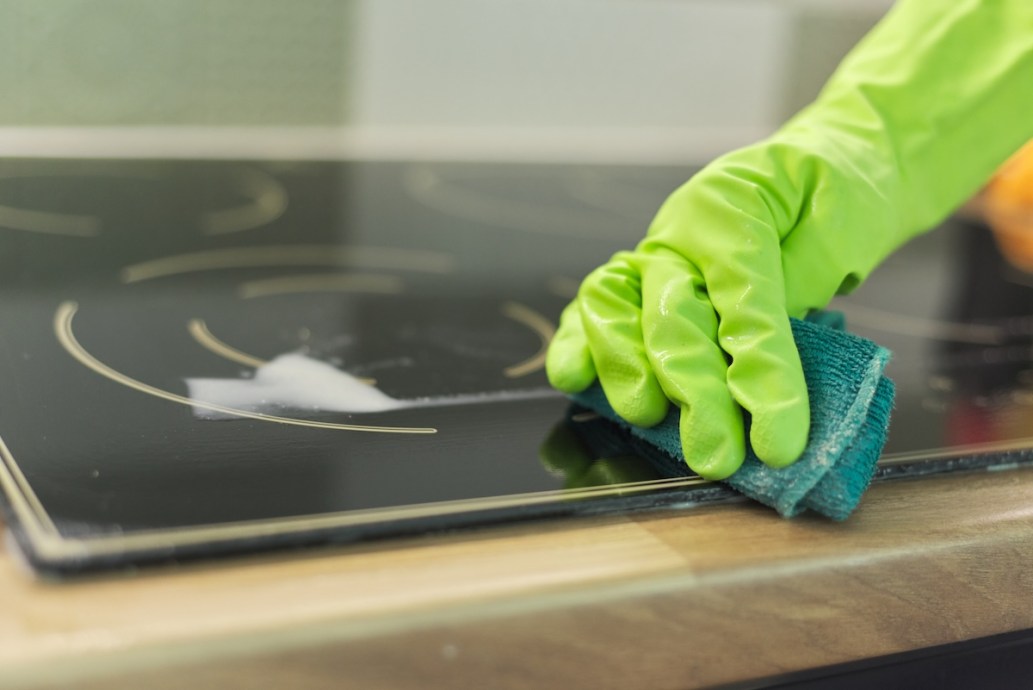 How to Clean an Induction Cooktop in 4 Easy Steps