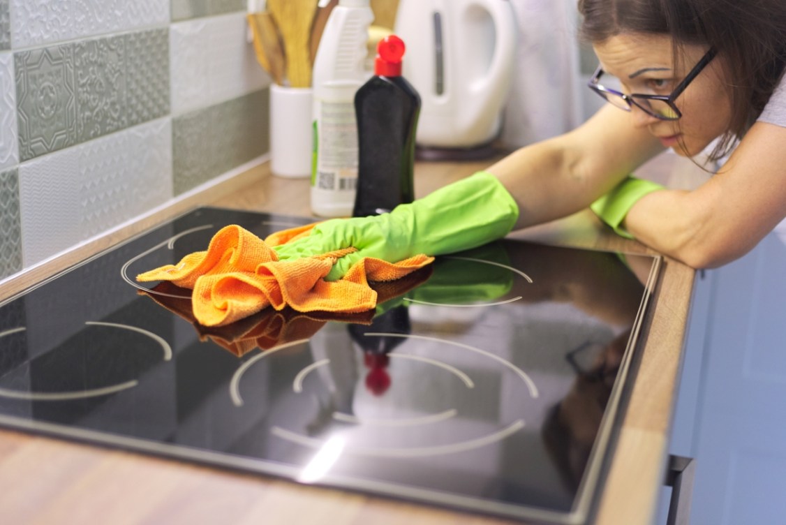 How to Clean an Induction Cooktop in 4 Easy Steps