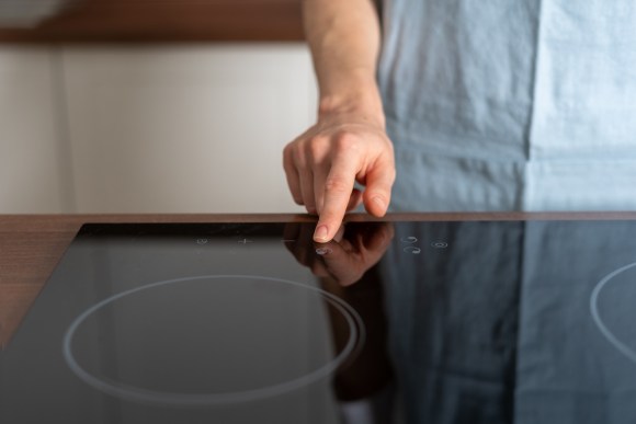 How to Clean an Induction Cooktop in 4 Easy Steps