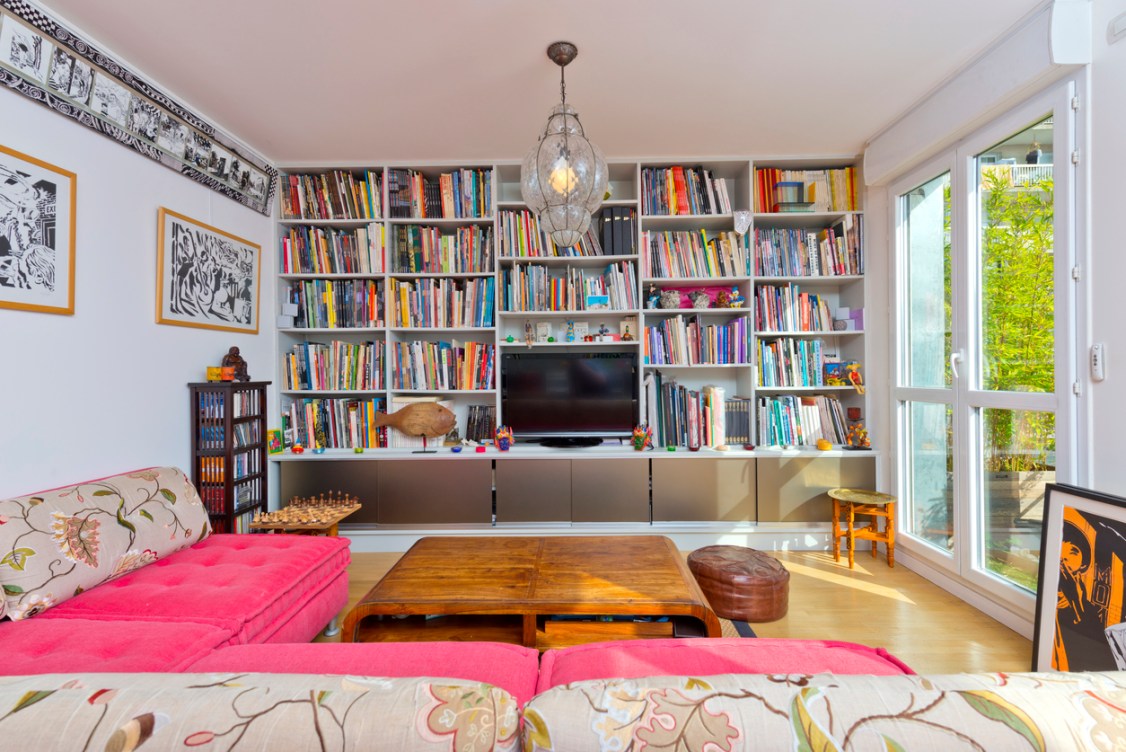 7 No-Judgement Tips to Turn Your Clutter into Cluttercore