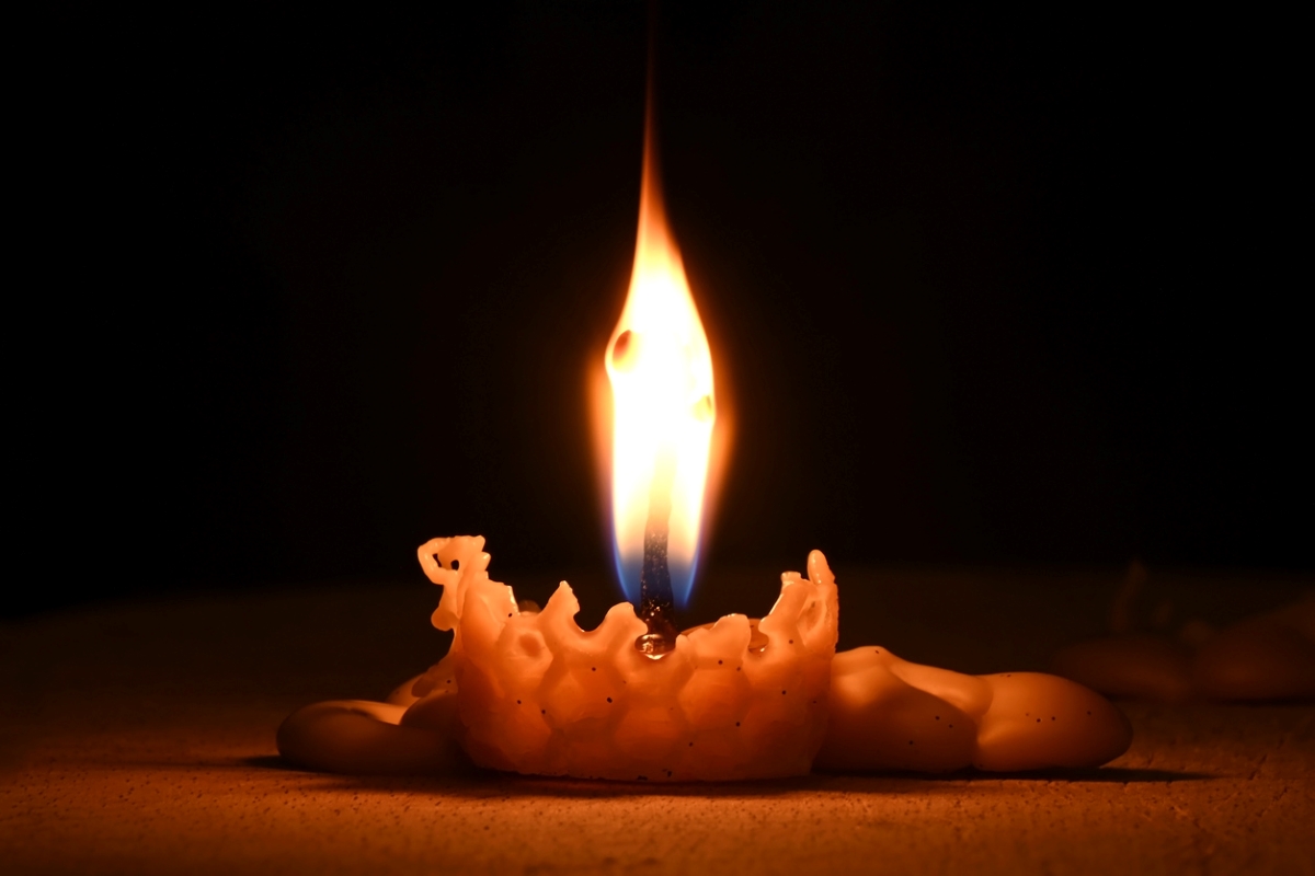 You’re Probably Burning Candles Wrong—Here’s How to Do it Safely