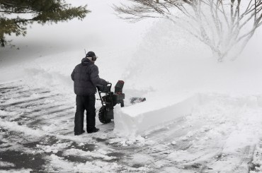 5 Snow Blower Safety Tips to Protect You This Winter- Bob Vila