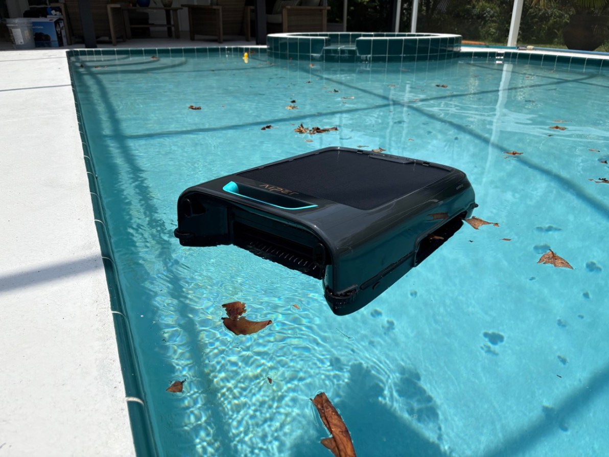 The Best Robotic Pool Skimmers - Tested by Bob Vila