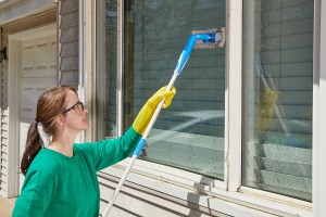 How to Clean Windows Properly, Inside and Out