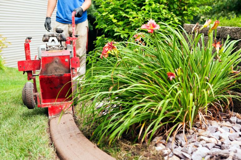 Here's How Much Landscape Curbing Typically Costs