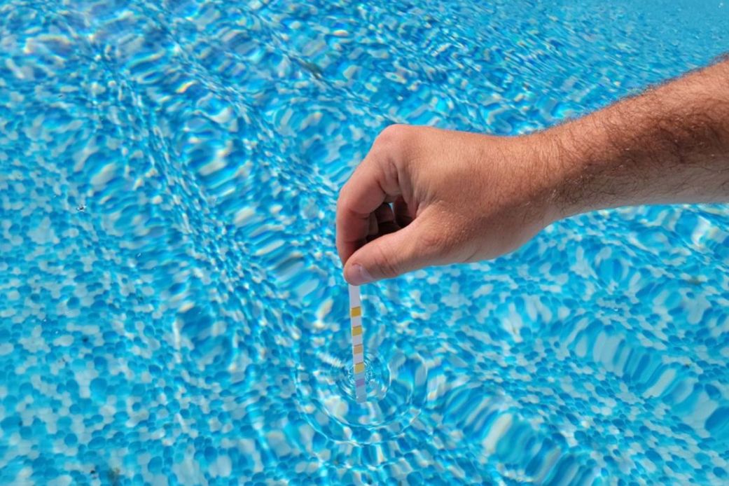 The Best Pool Test Kits - Tested by Bob Vila