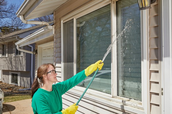 How to Clean Windows Properly, Inside and Out