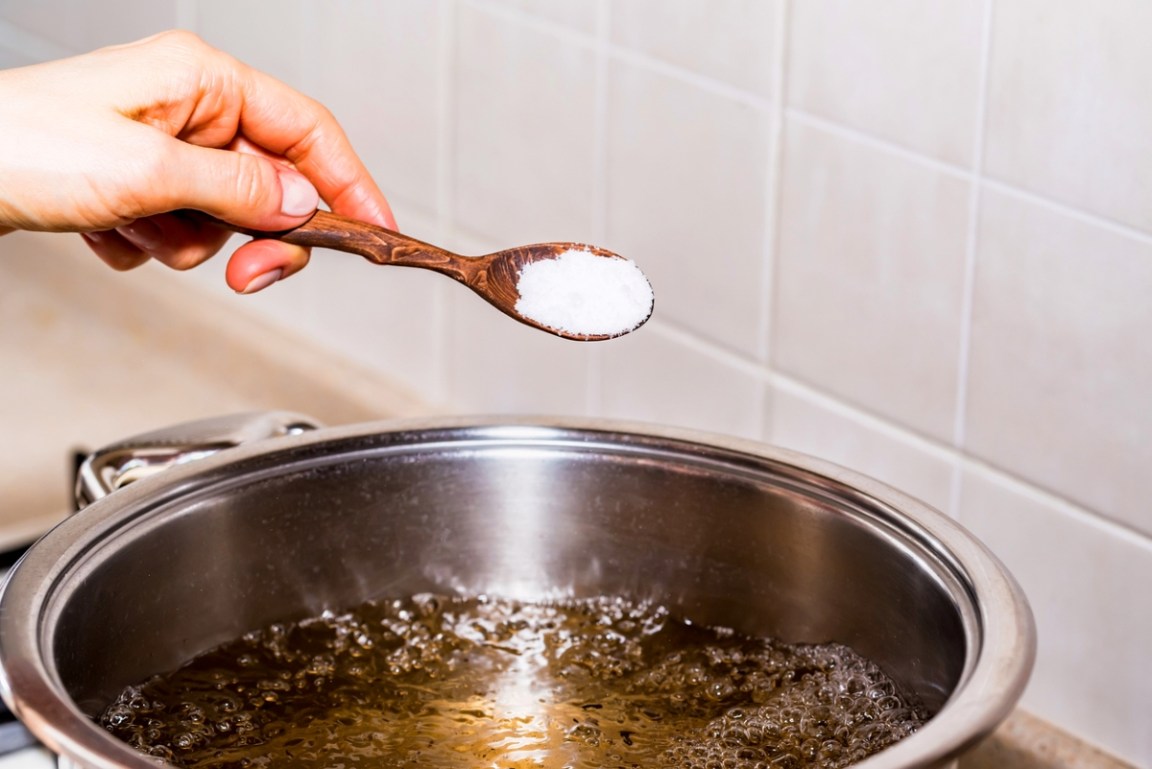 How to Remove Paint from Metal: 7 Effective Methods