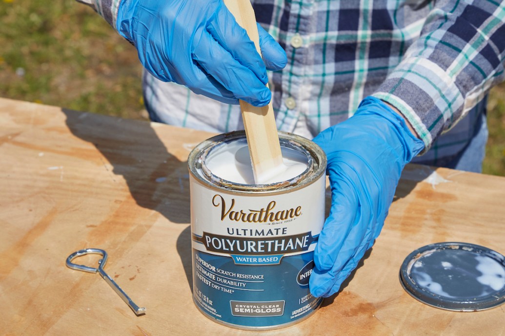 How to Apply Polyurethane Sealer to Wood