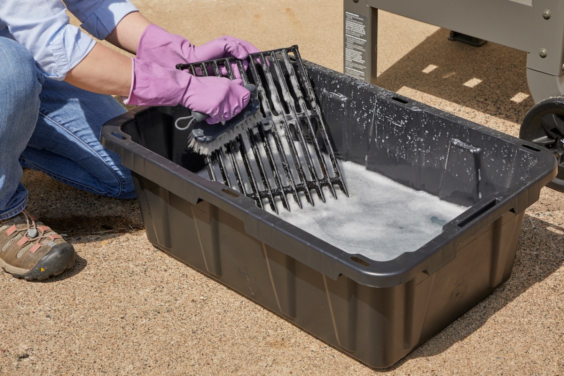 How to Clean a Gas Grill the Right Way + Step-by-Step Photos