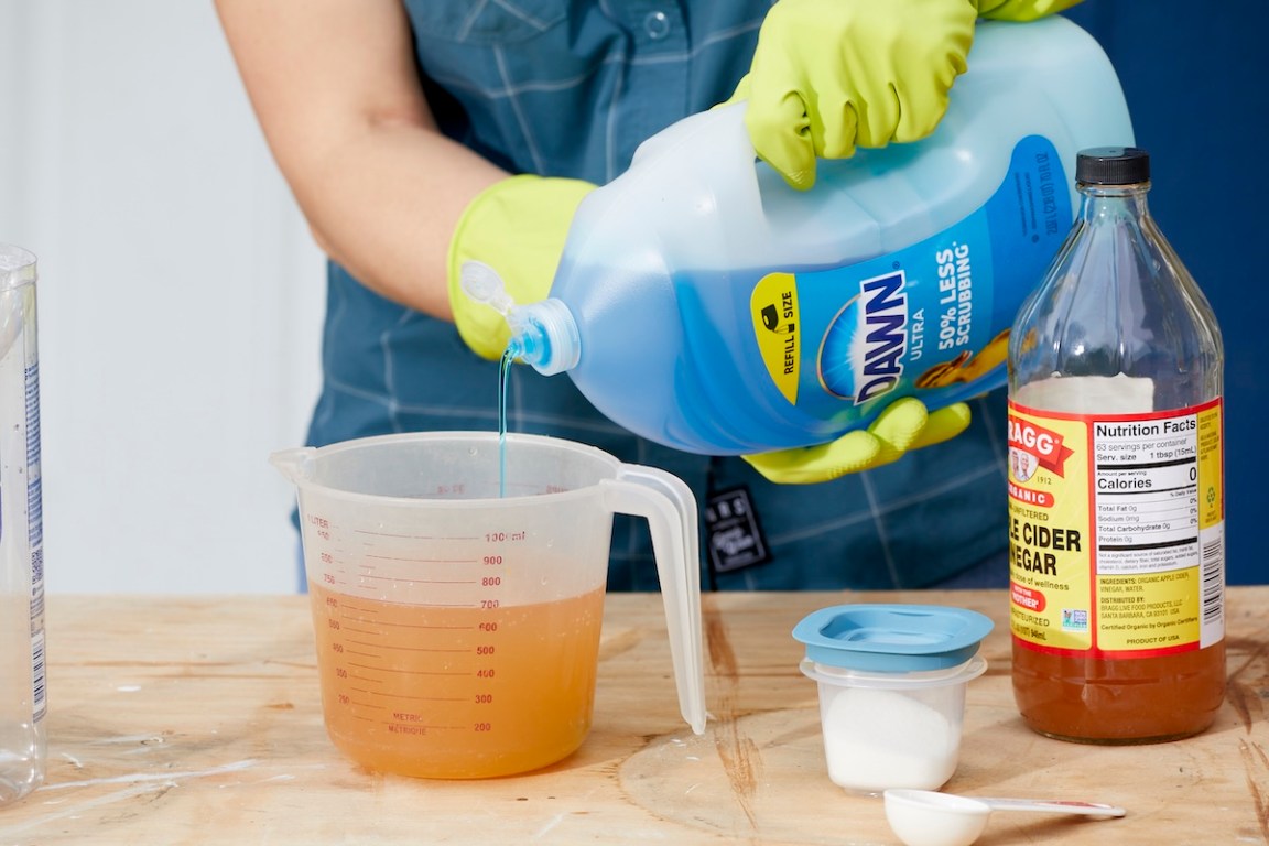 How to Get Rid of Wasps With Vinegar
