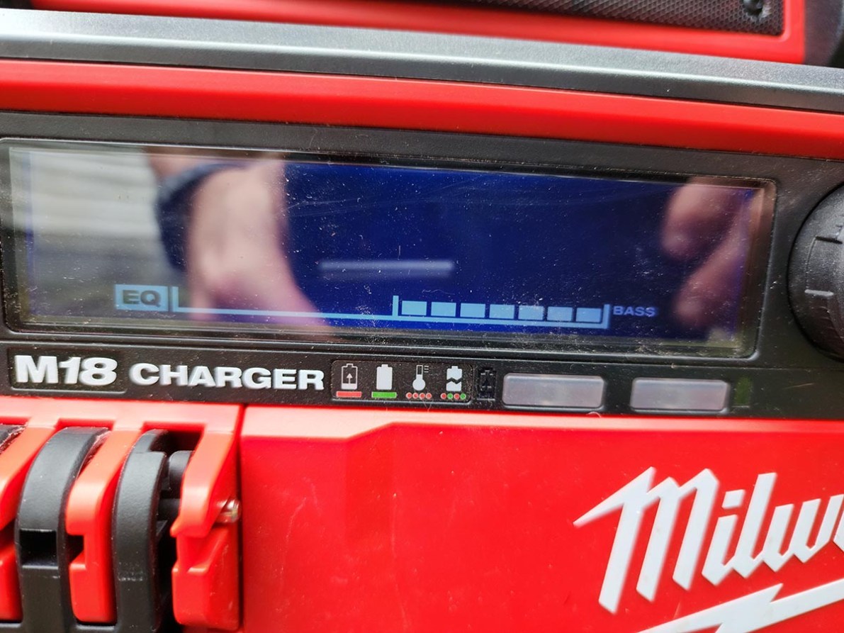 Milwaukee M18 Packout Radio: A Tested Review