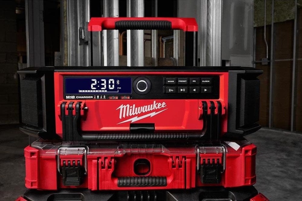 Milwaukee M18 Packout Radio: A Tested Review
