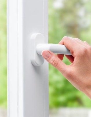 15 Essential Summer Vacation Home Safety Tips