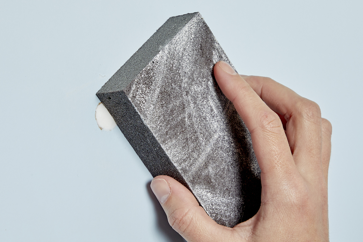 How to Spackle a Hole in the Wall