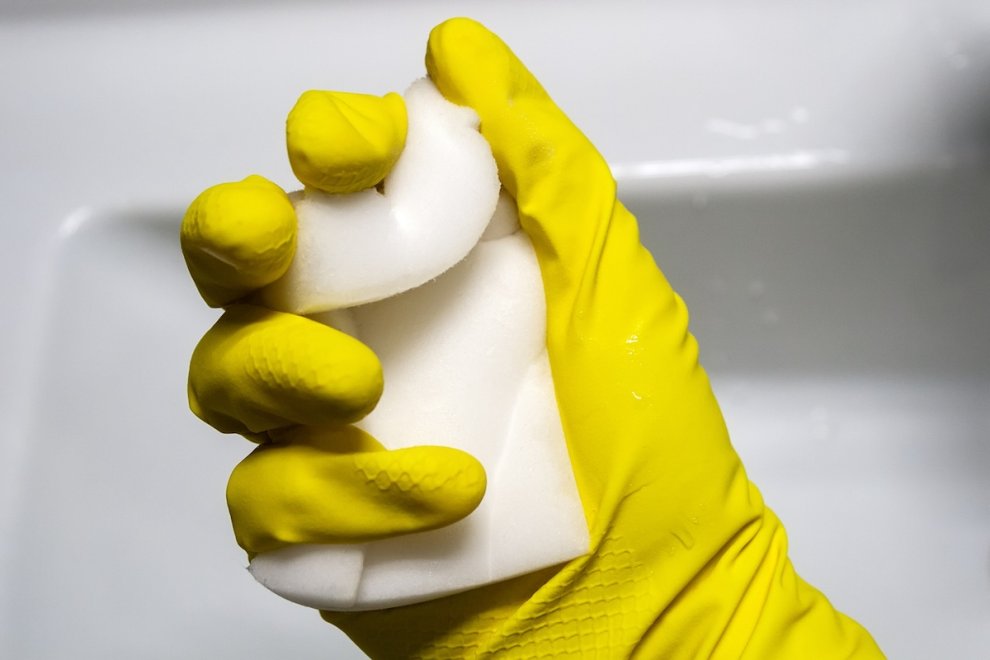 Magic Erasers, Melamine Sponges Contribute Microplastics—8 Alternatives