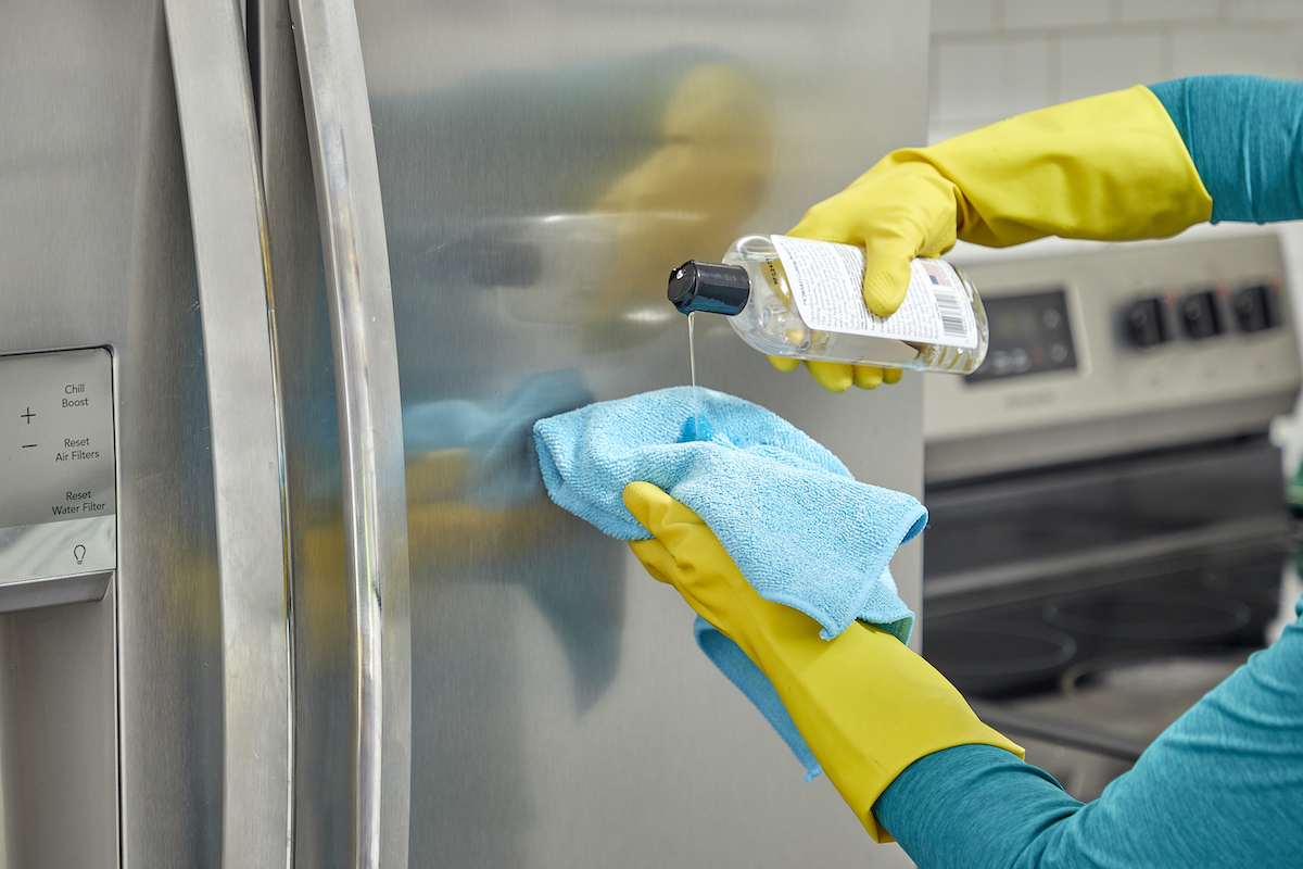 DIY Stainless Steel Cleaner Recipe + Cleaning Tips