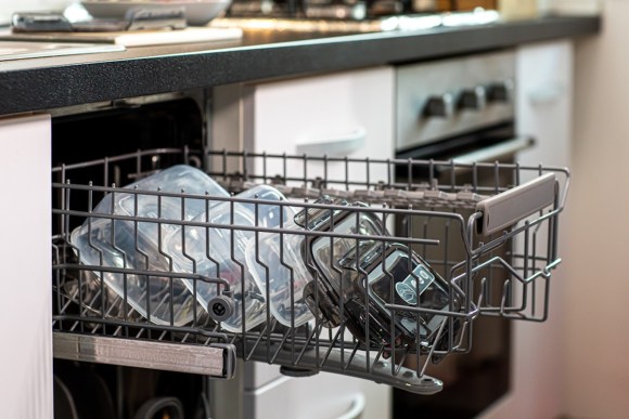 6 Reasons Why Your Dishwasher Isn’t Drying