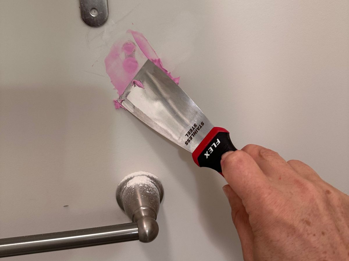 I Tested The Best Putty Knives, See My Absolute Favorite