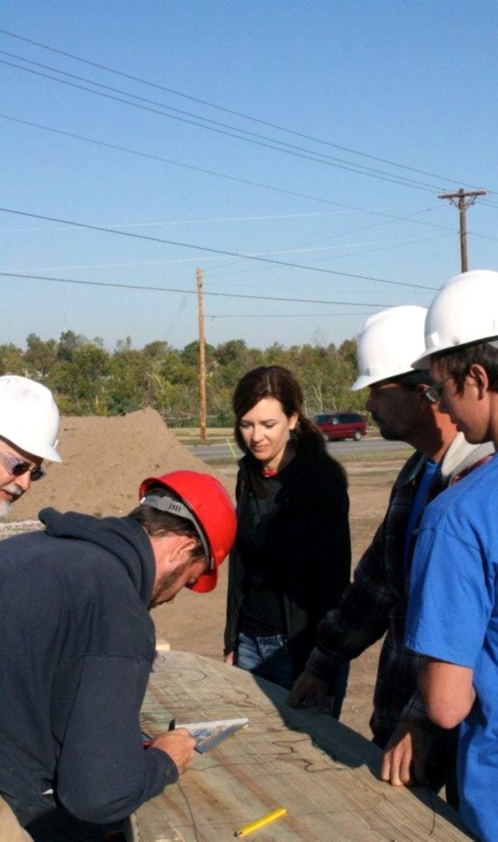 5 Secrets for DIYing in a Hurry From an 'Extreme Makeover: Home Edition ...