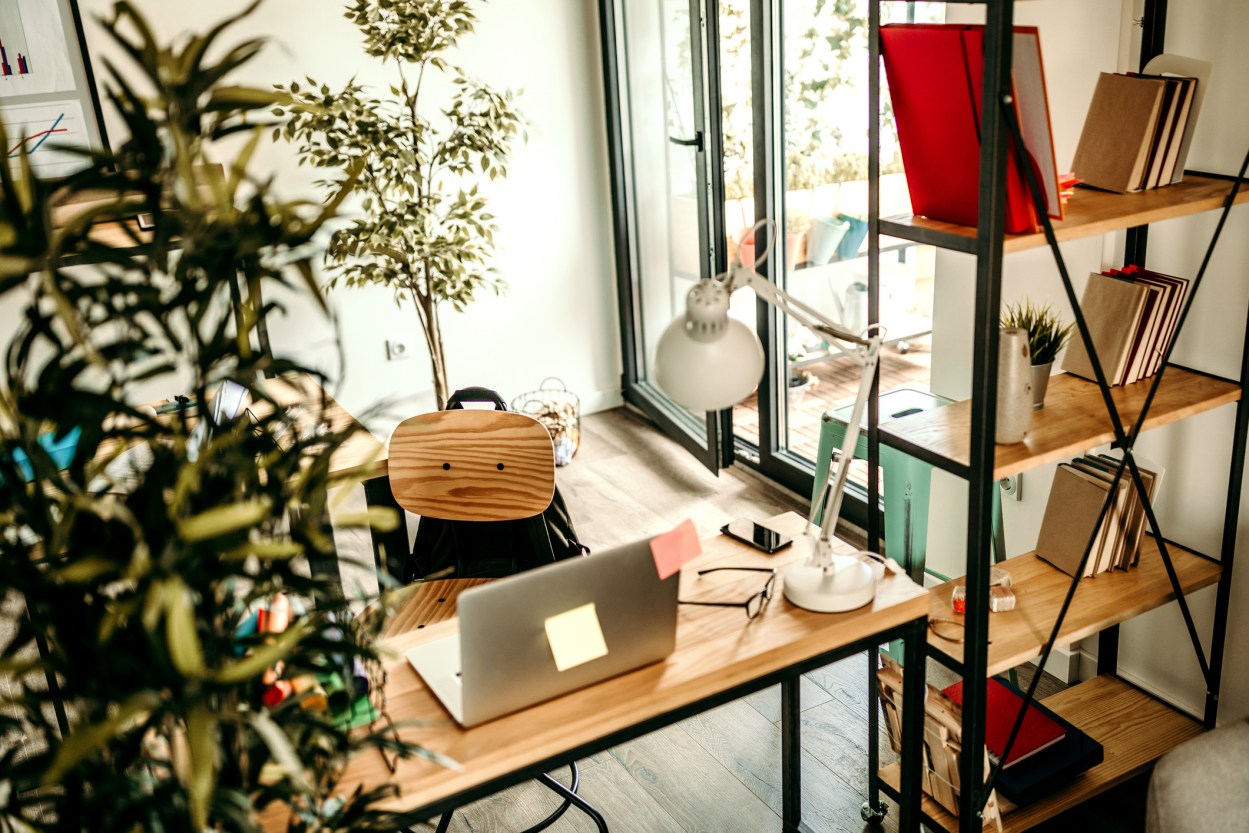 8 Home Office Layout Ideas That Are Up to Any Task