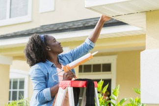15 Quick Home Repairs Everyone Should Know How to Do
