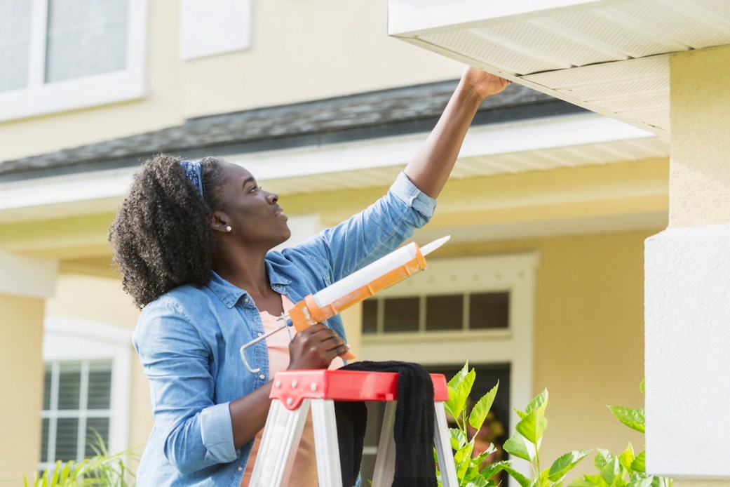 15 Quick Home Repairs Everyone Should Know How to Do