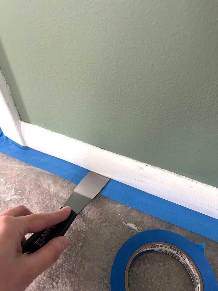 How to Paint Baseboards With Carpet (the Easy Way)