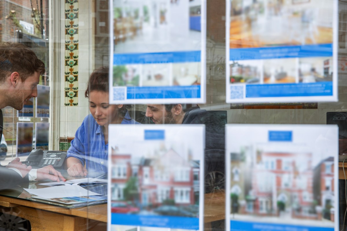 How to Take Pro-Quality Real Estate Photos Yourself