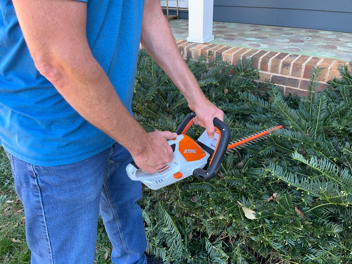 The Best Battery-Powered Hedge Trimmer - Tested by Bob Vila