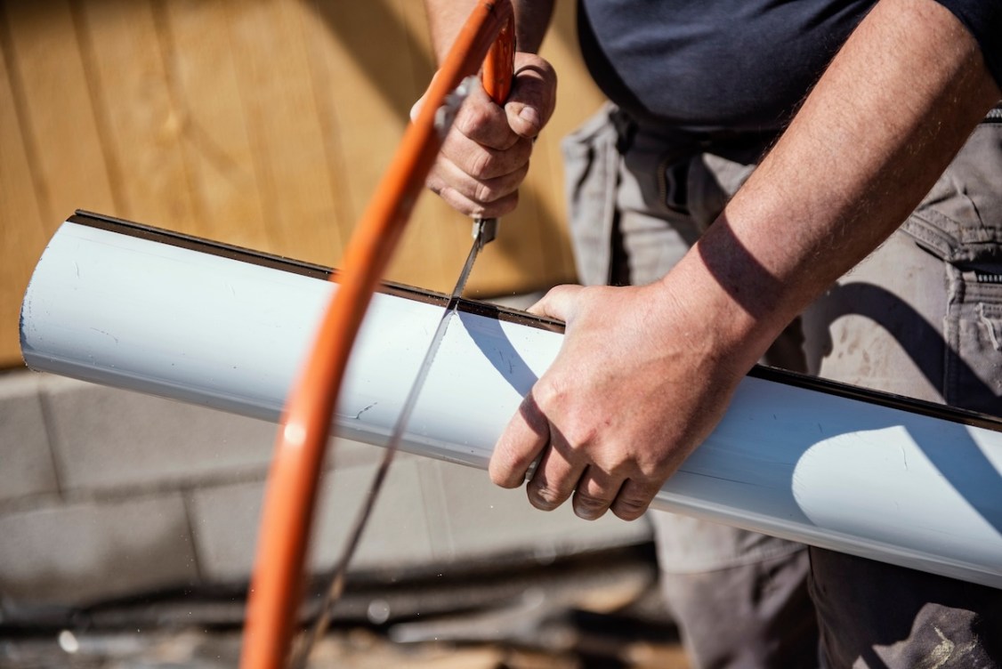 How to Install Gutters Yourself