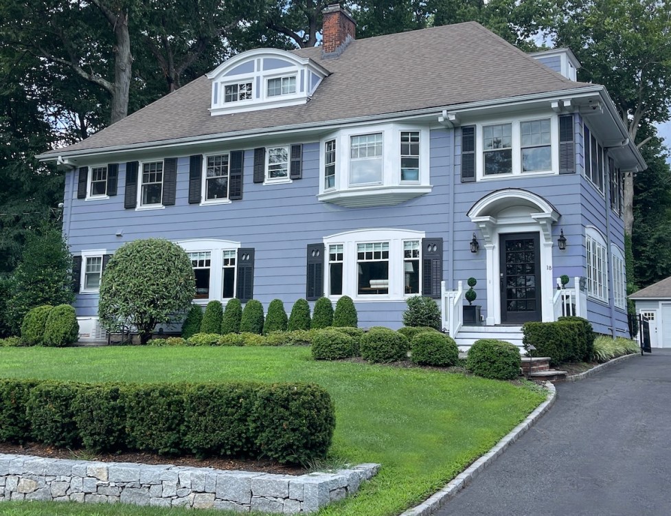 Selecting Modern Exterior House Colors: Free Advice From Top Experts