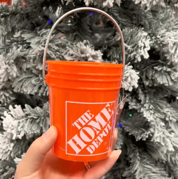 Last-Minute Gift Ideas: Mini Buckets as Gift Baskets