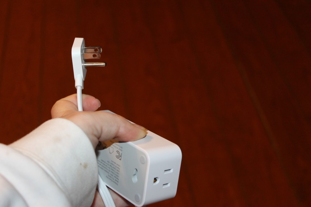 Tessan Flat Plug Power Strip Review: A Smart Fix for Tight Spaces
